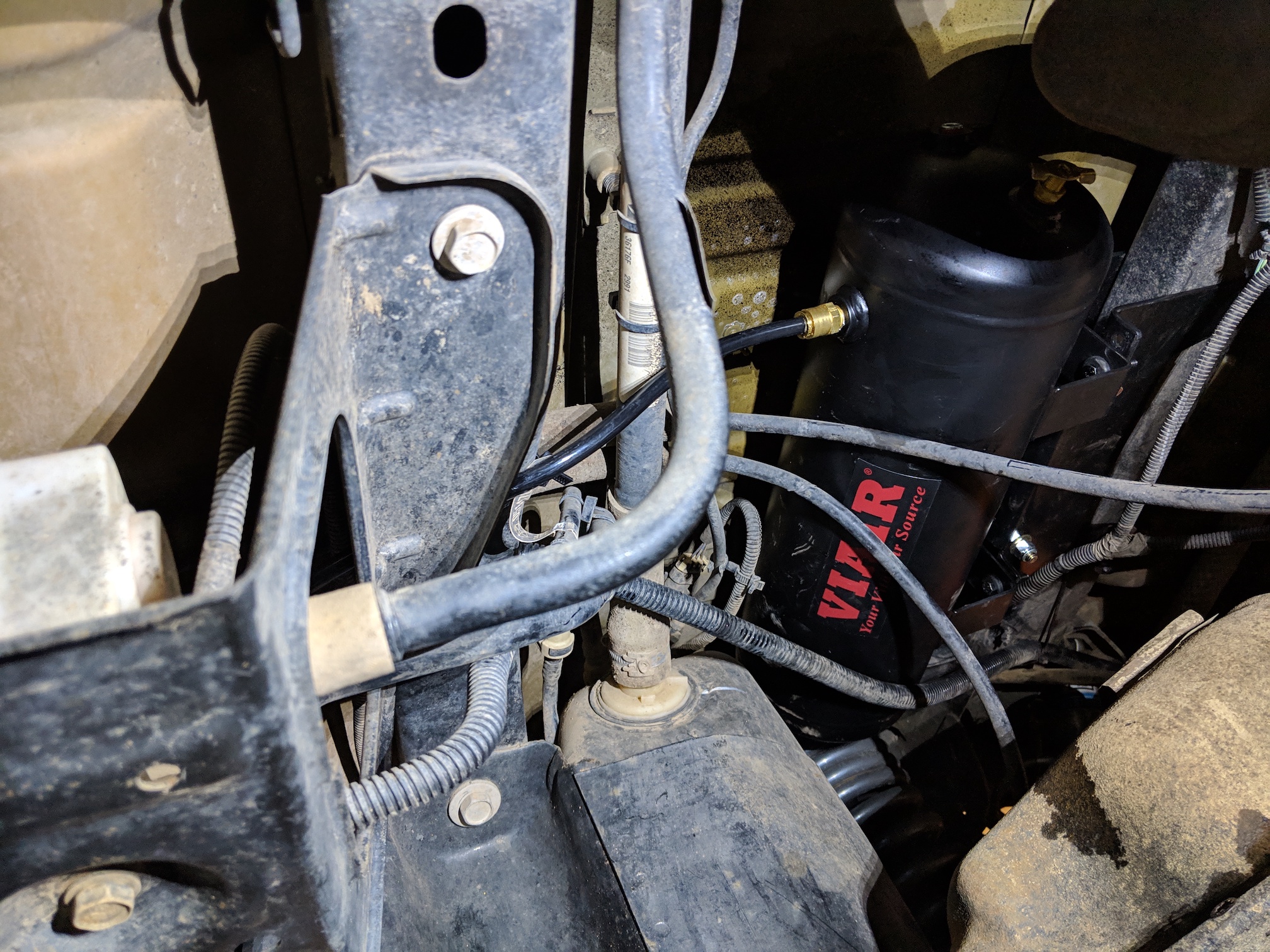 Jeep JK Air Tank Install - Right AnglesRight Angles