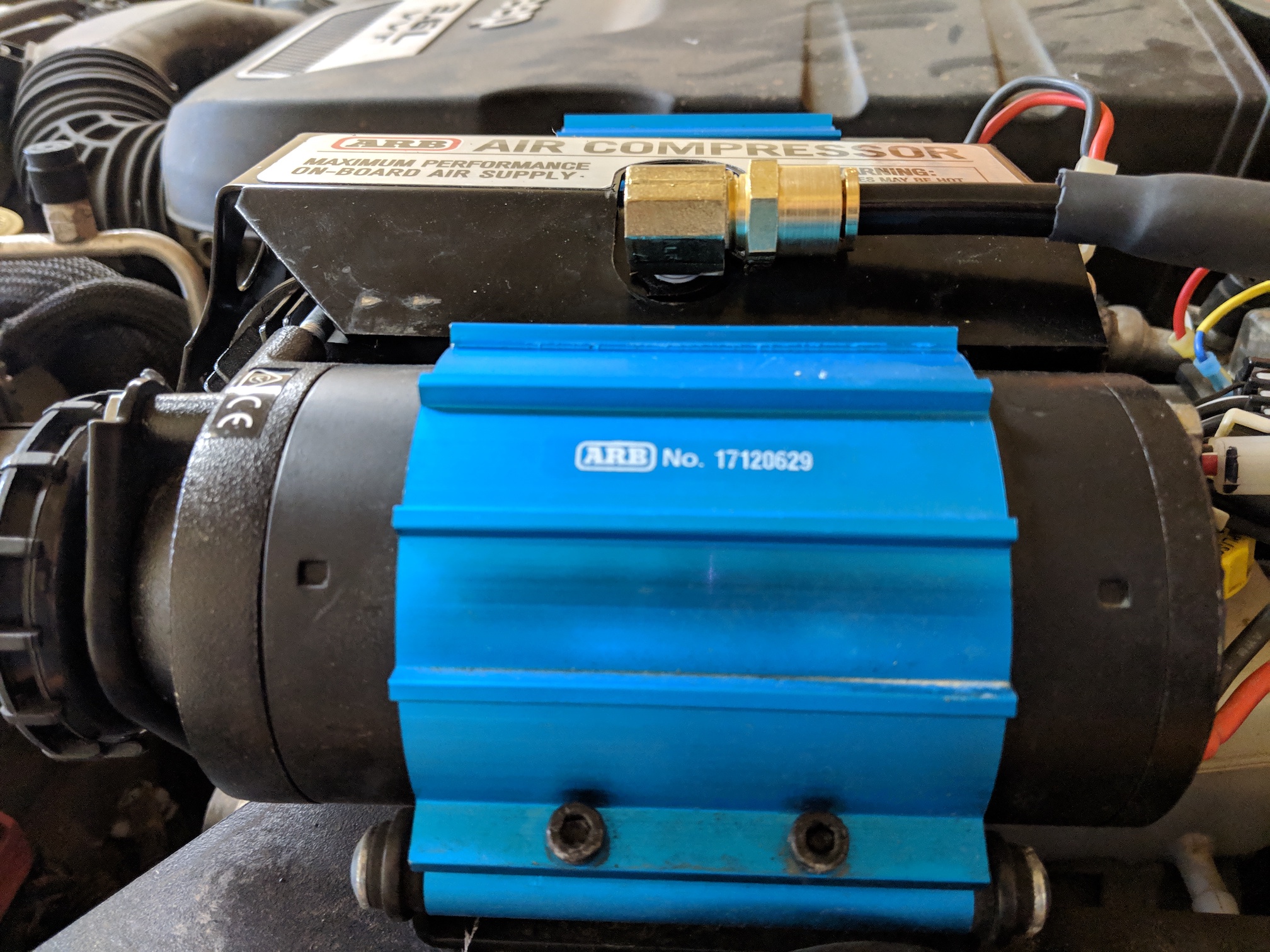 Jeep JK Air Tank Install - Right AnglesRight Angles