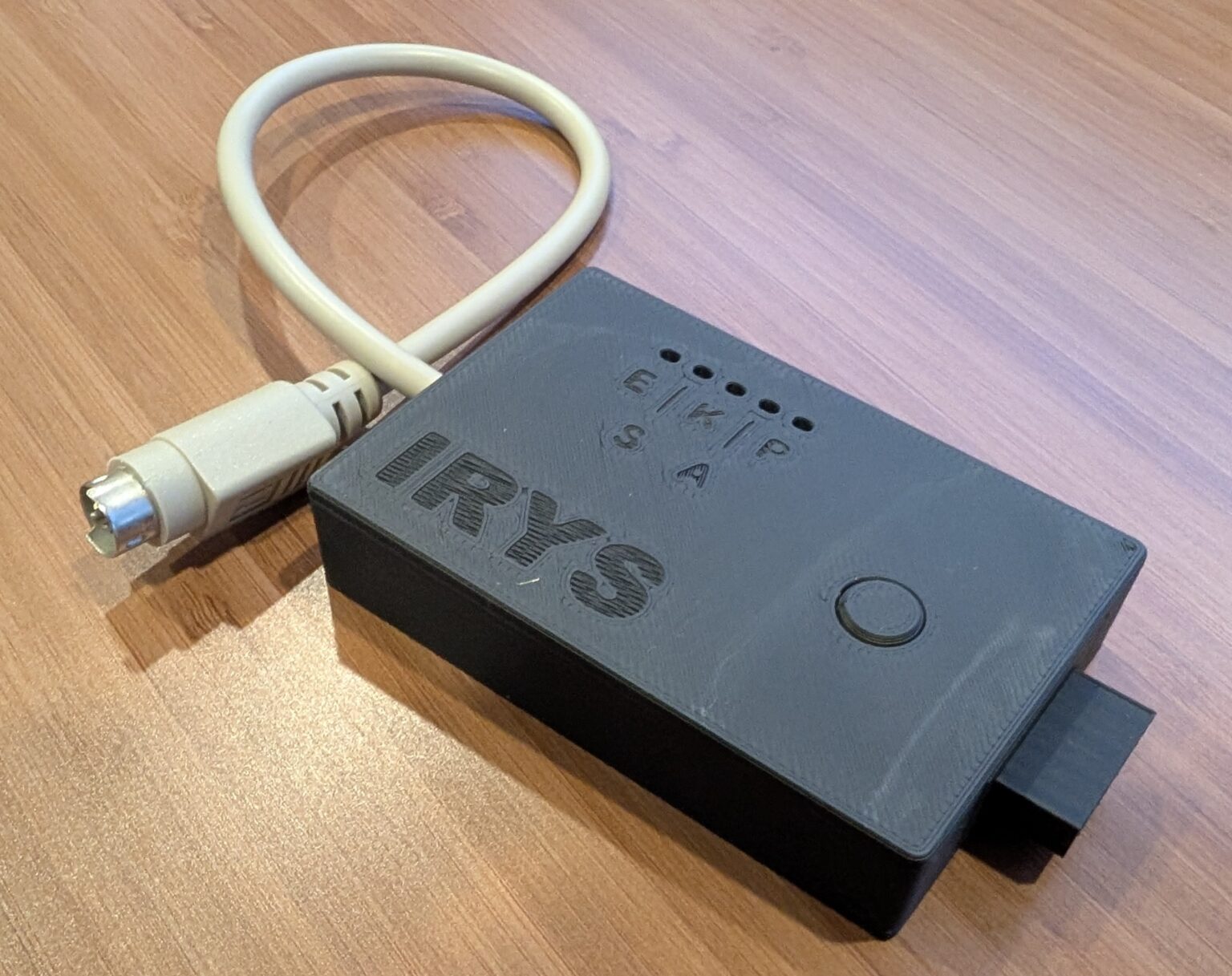 IRYS Yaesu-to-Icom Tuner Adapter - Right AnglesRight Angles